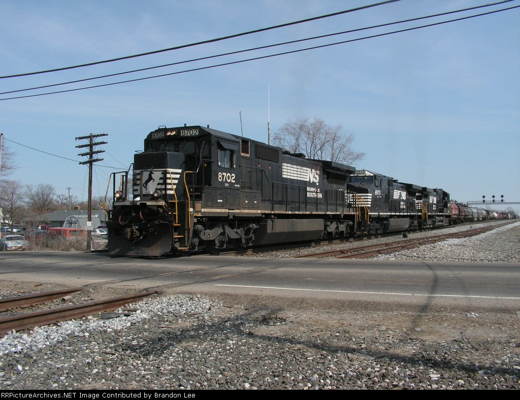 NS 8702